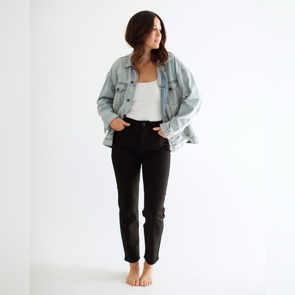 Carly Jean Los Angeles | Jeans | Carly Jean Black Chrissy Jeans | Poshmark